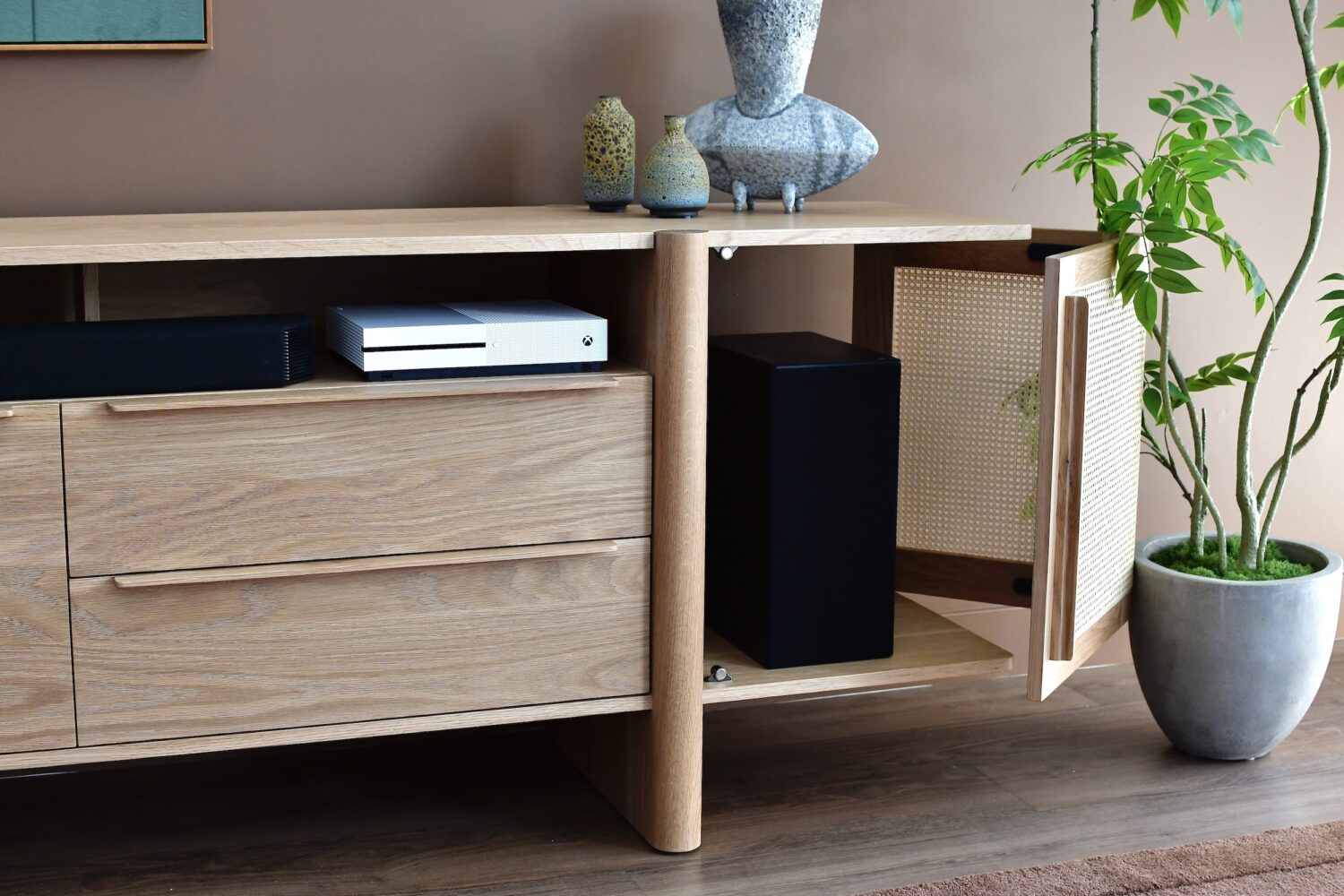 SULACO MEDIA CONSOLE – Last Ditch Design